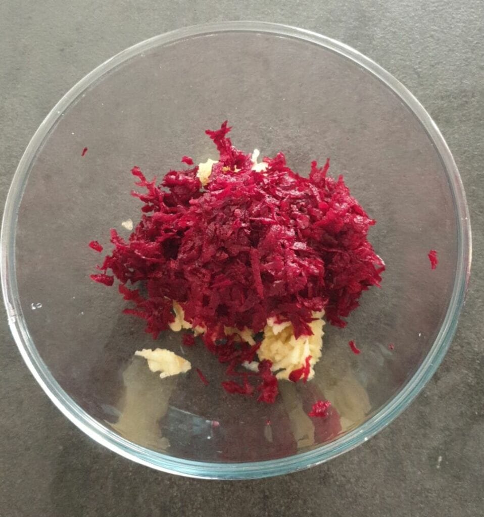 SALADE DE BETTERAVE CRUE ET POMME Une recette végétarienne