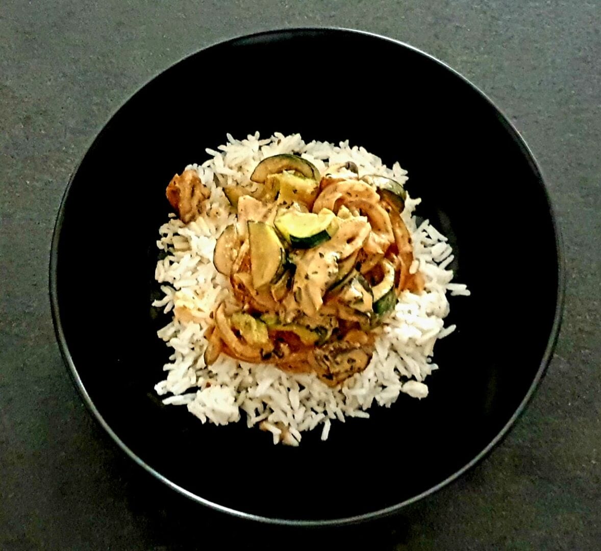 Recette riz à la courgette, champignons, lait de coco, pâte de curry rouge