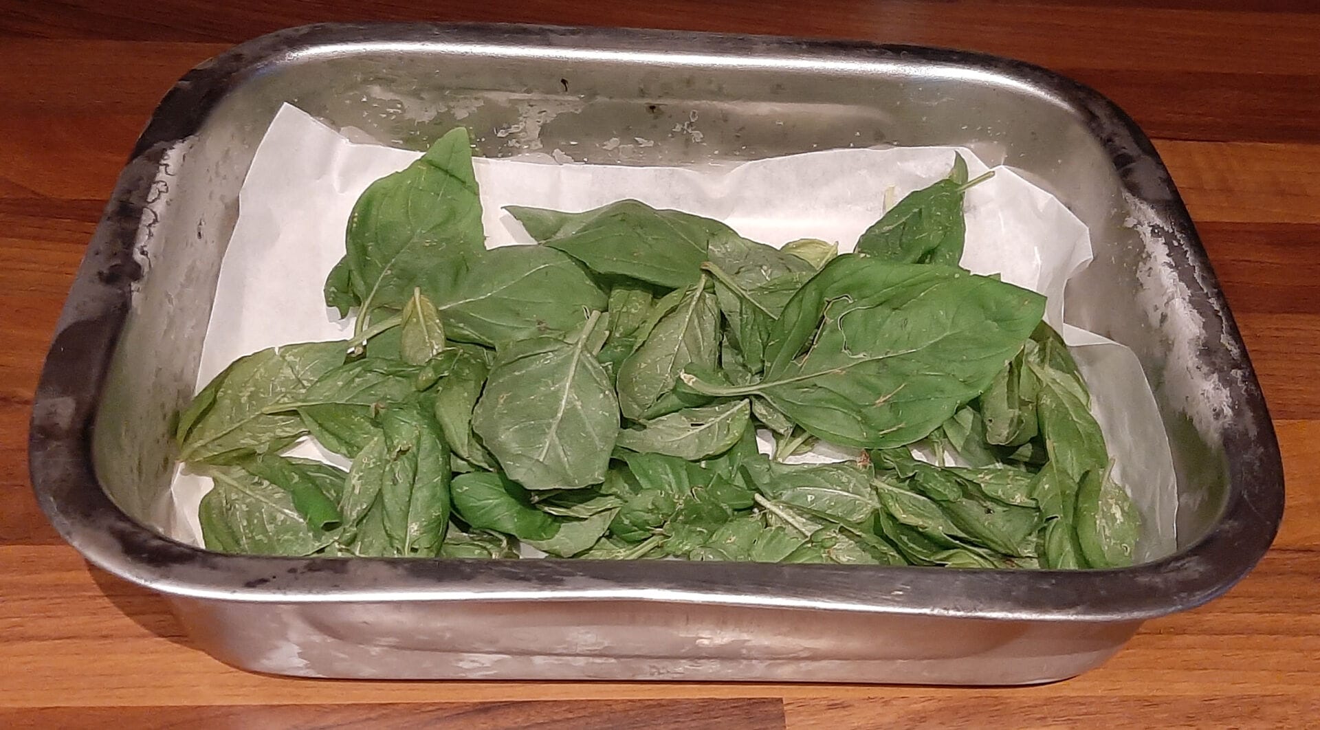 Comment congeler du basilic frais du jardin ? Voici la bonne méthode