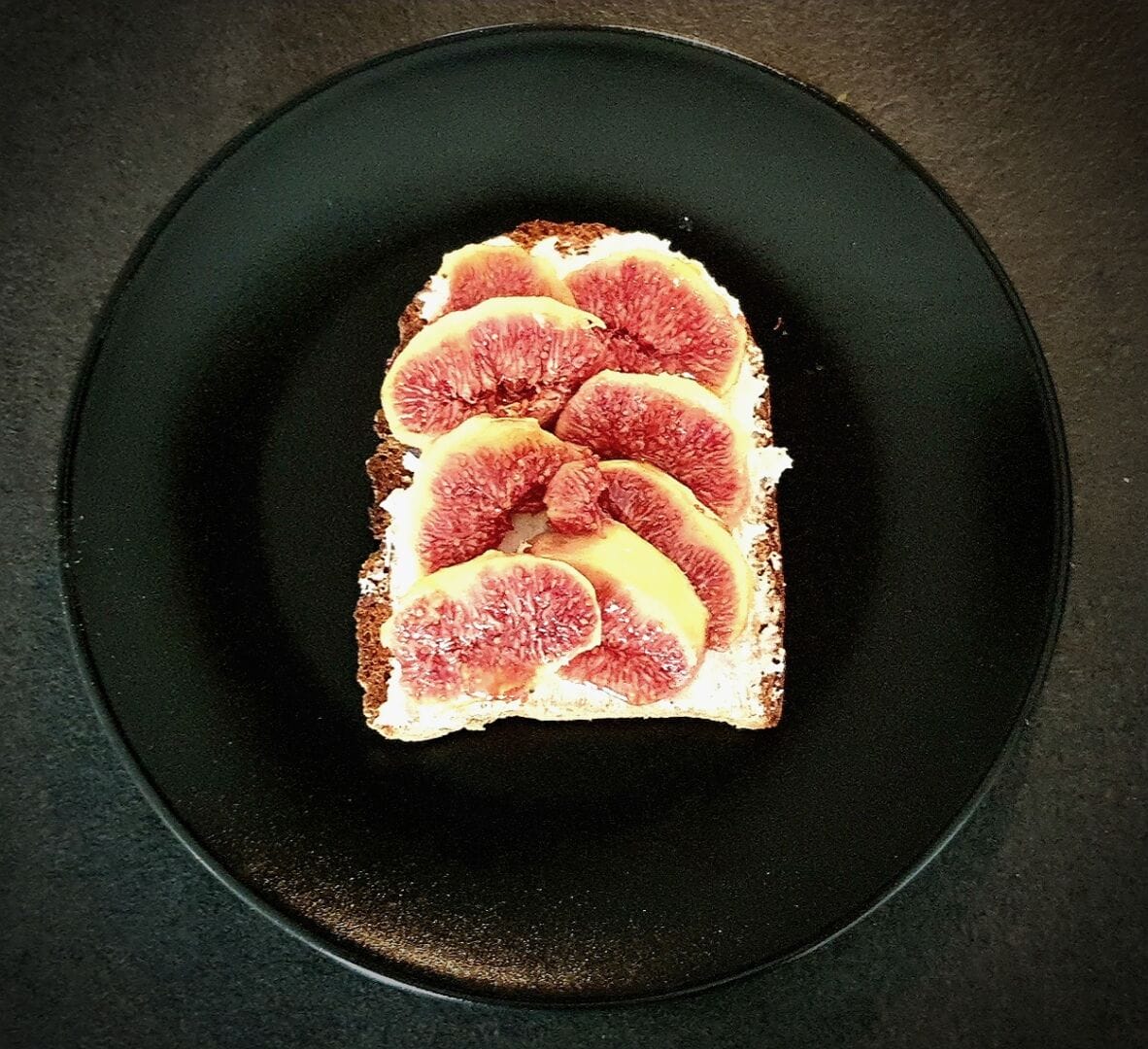 Toast apéro figues, fromage frais et miel. Une recette pour un apéritif ...