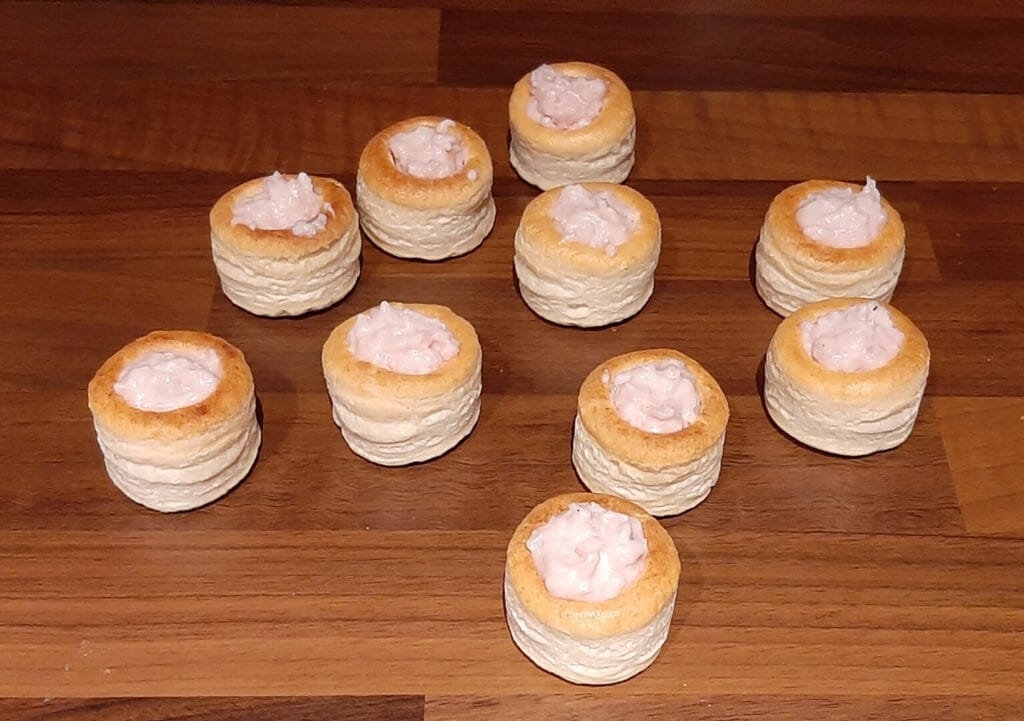 Mini bouchées à la reine jambon béchamel pour l'apéritif. Recette facile