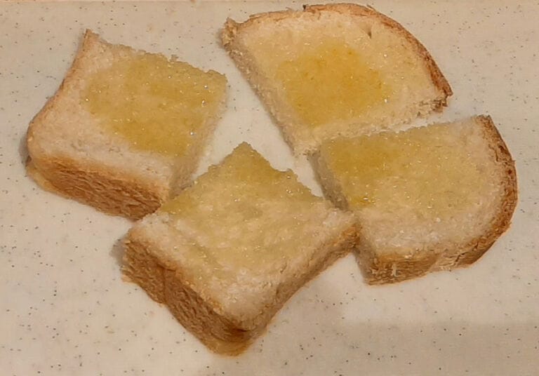 Toast chèvre miel. Amuse-bouche chaud facile et rapide pour un apéritif