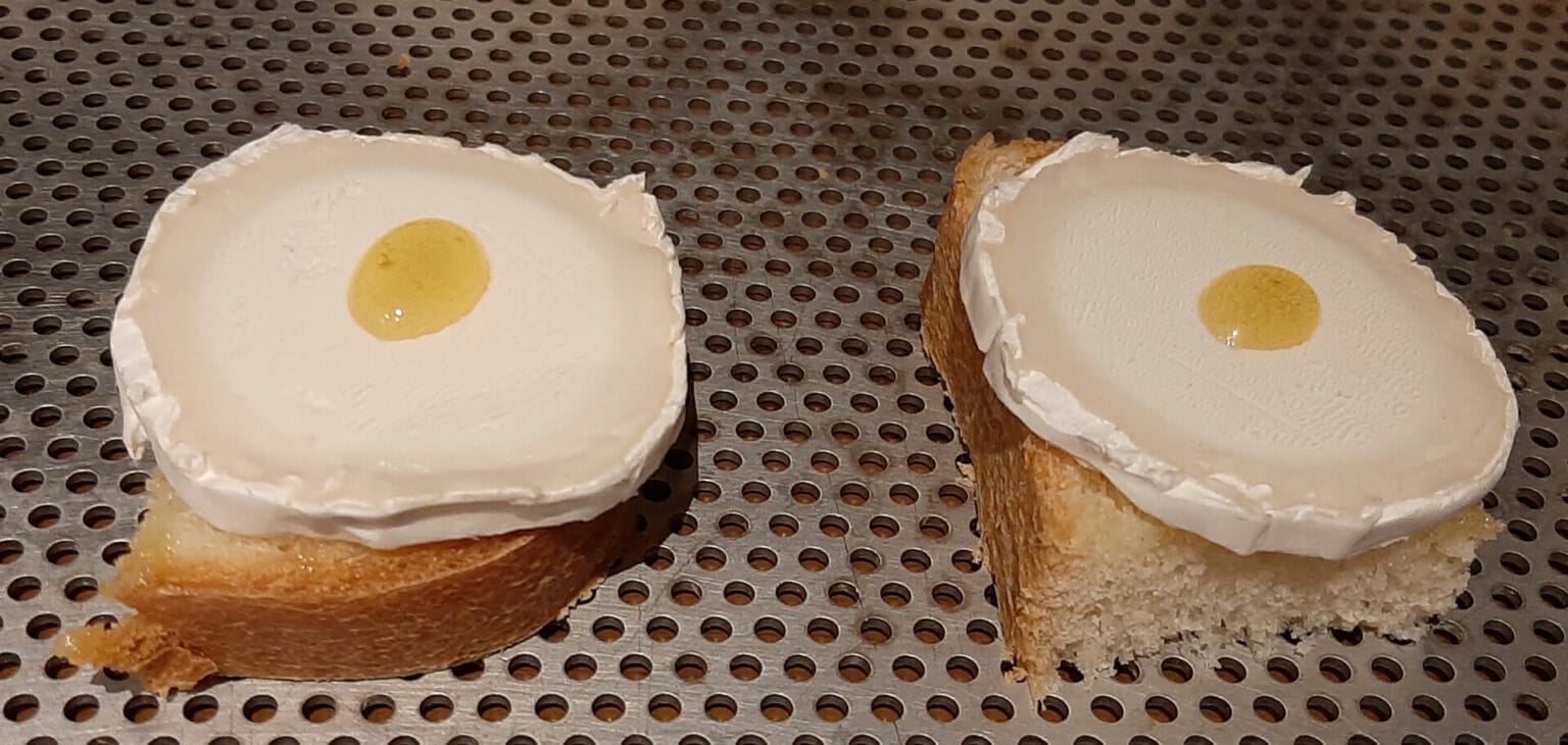 Toast chèvre miel. Amuse-bouche chaud facile et rapide pour un apéritif