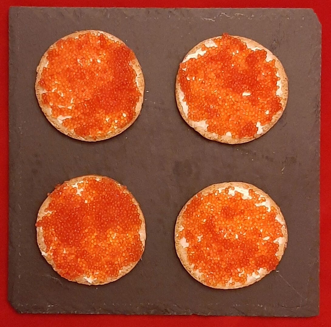 Toast Œuf de lompe. Recette avec du fromage Kiri pour Noël ou Pâques