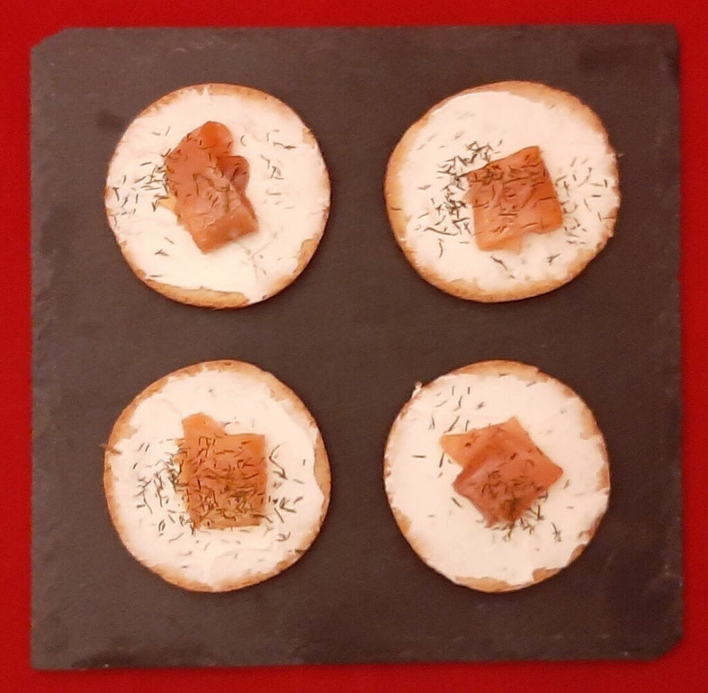 Toast saumon fromage frais (Boursin, St Môret, Kiri). Recette pour l'apéro