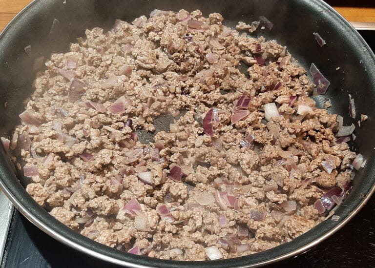 Chili con carne. Recette traditionnelle d'origine Texane avec viande hachée