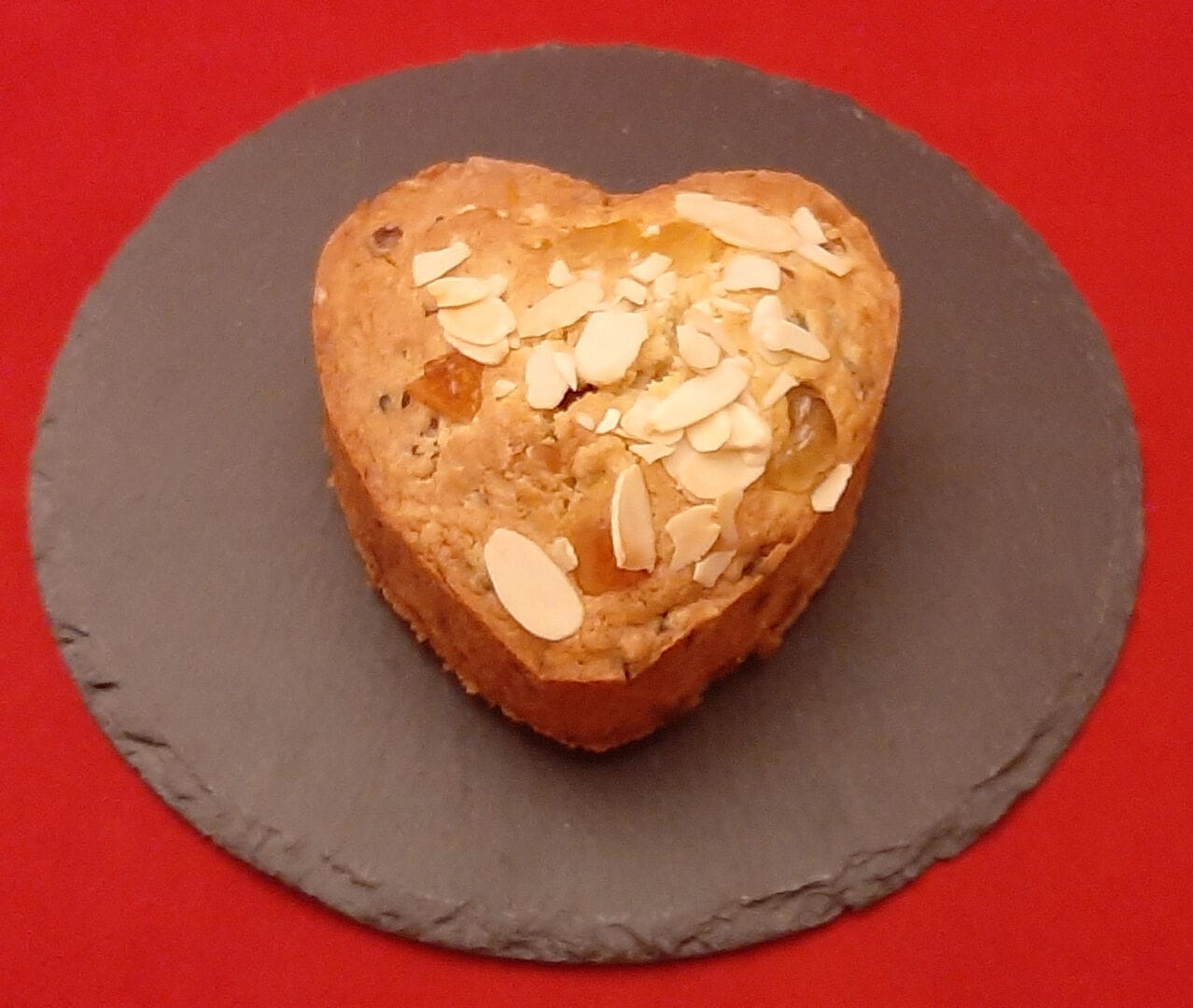 Gâteau saint valentin. Une idée de mini-cakes en forme de cœur