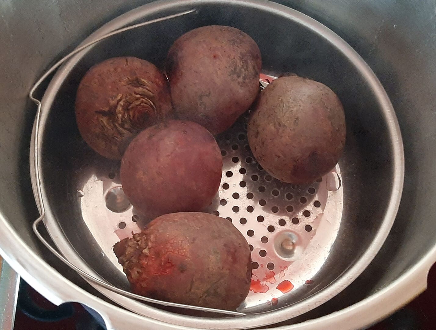 Cuisson betteraves rouges cocotte minute. Bonne recette en peu de temps