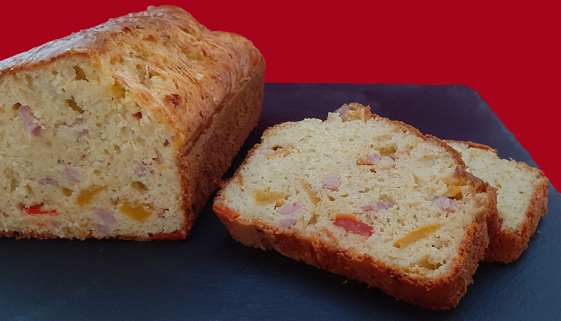 Cake aux poivrons et lardons. Une recette estivale et gourmande