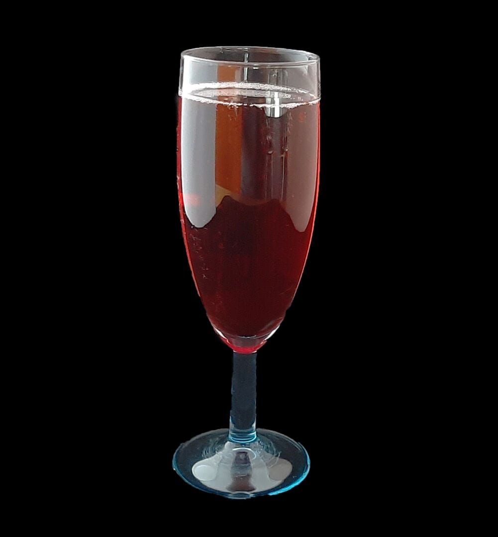 Kir Normand. Recette de boisson à base d'alcools de Normandie
