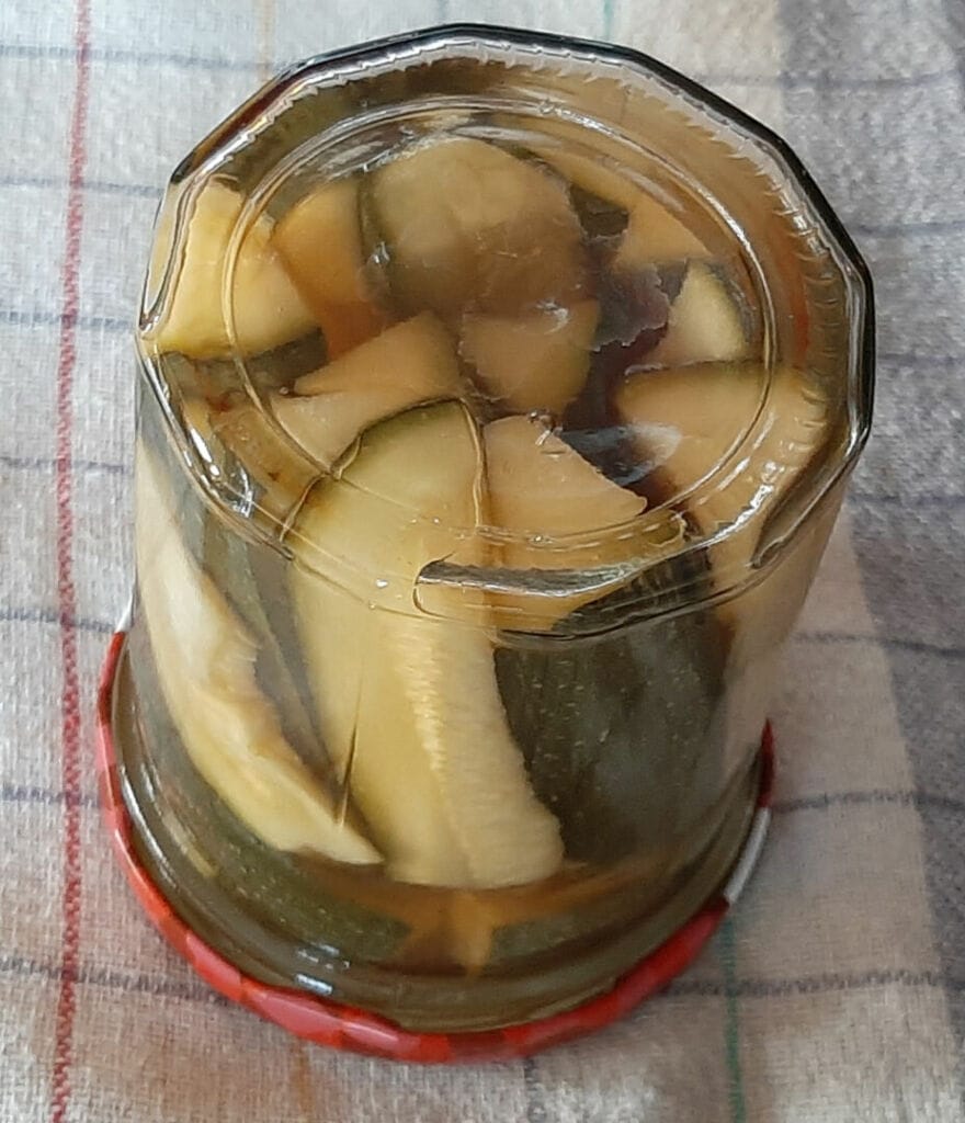 Pickles de courgettes. Recette pour relever la saveur de vos plats.