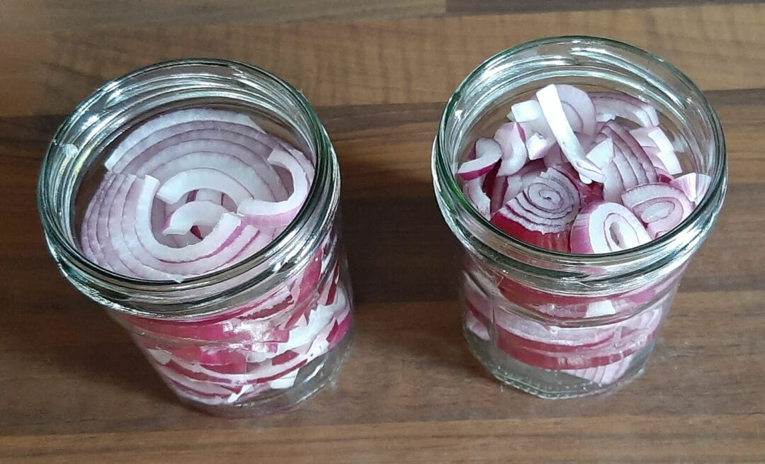 Pickles oignons rouges. Recette pour relever la saveur des plats.