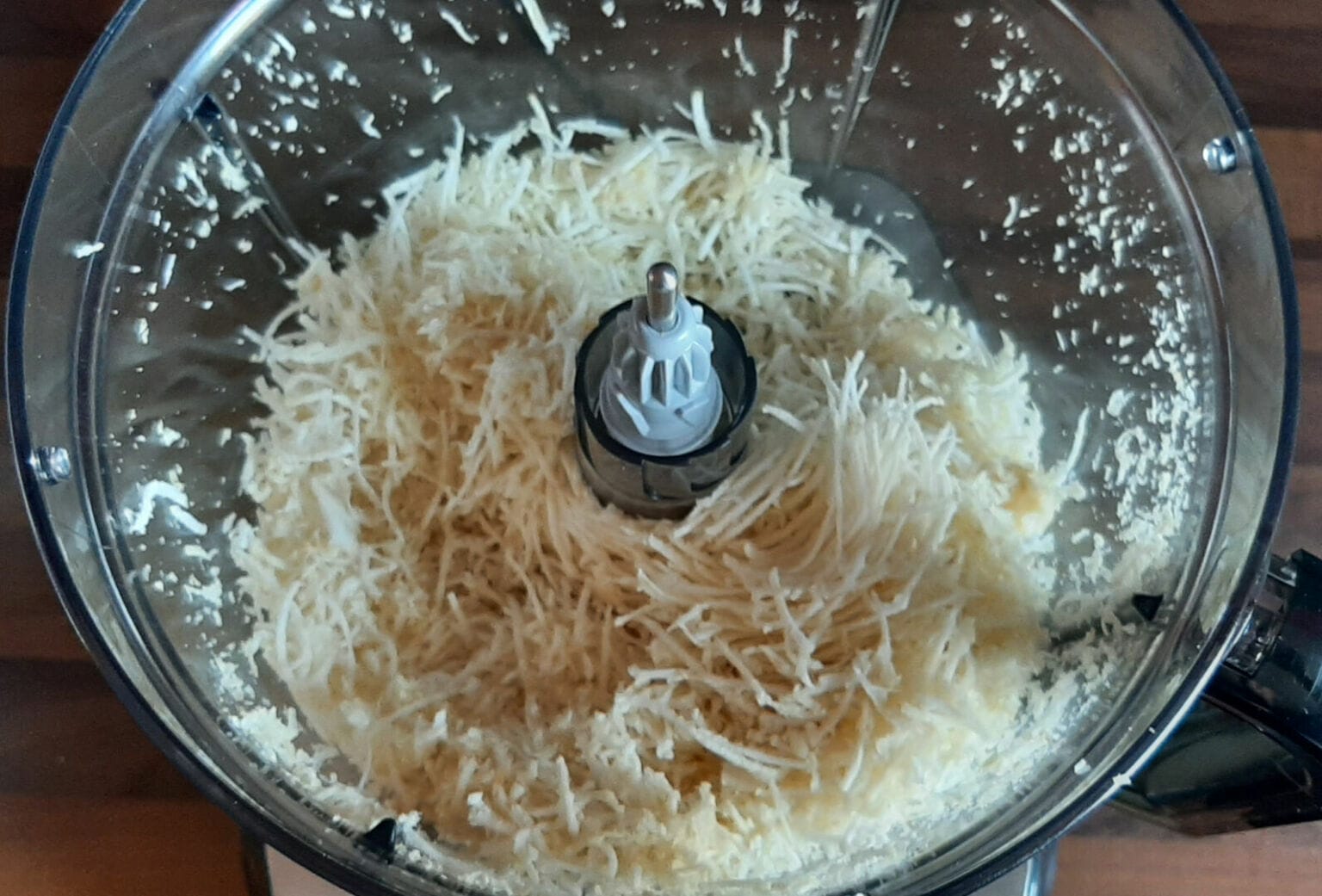 Salade de céleri-rave. Une recette d'entrée estivale et gourmande