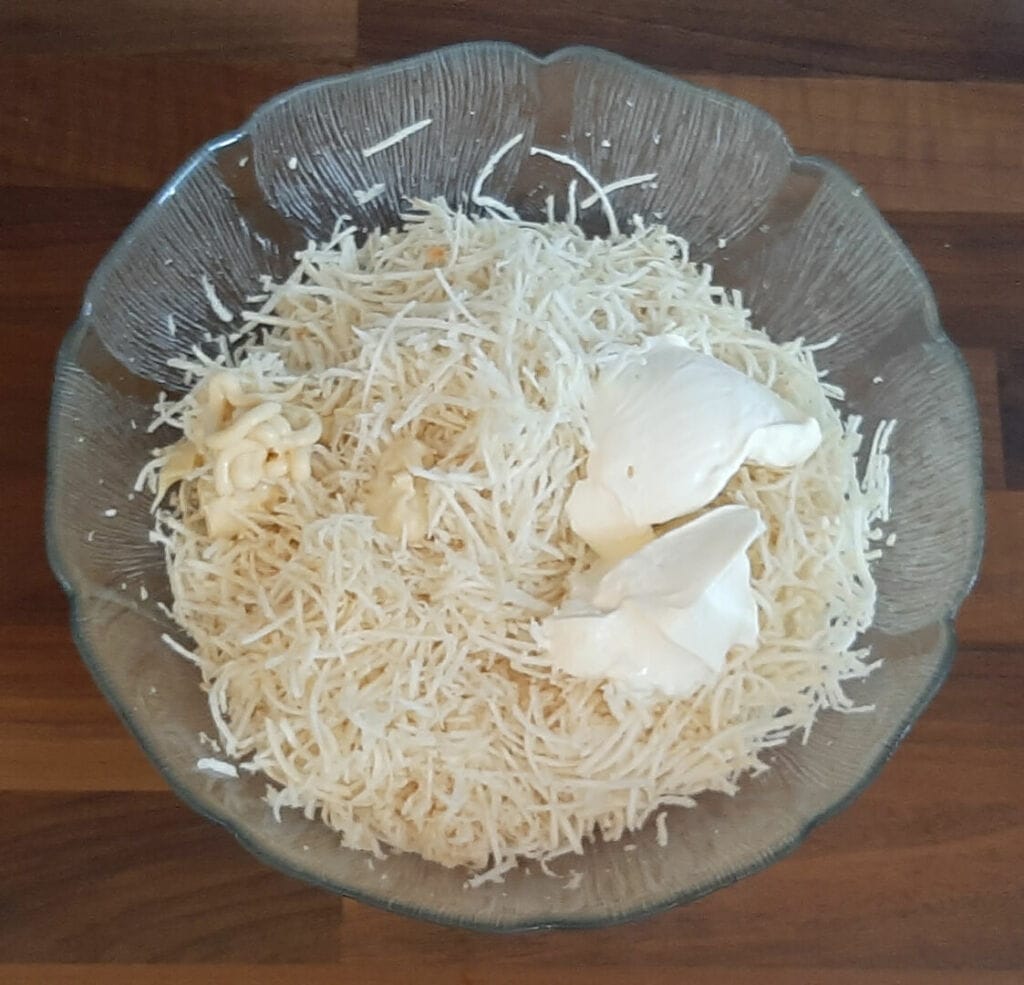 Salade de céleri-rave. Une recette d'entrée estivale et gourmande