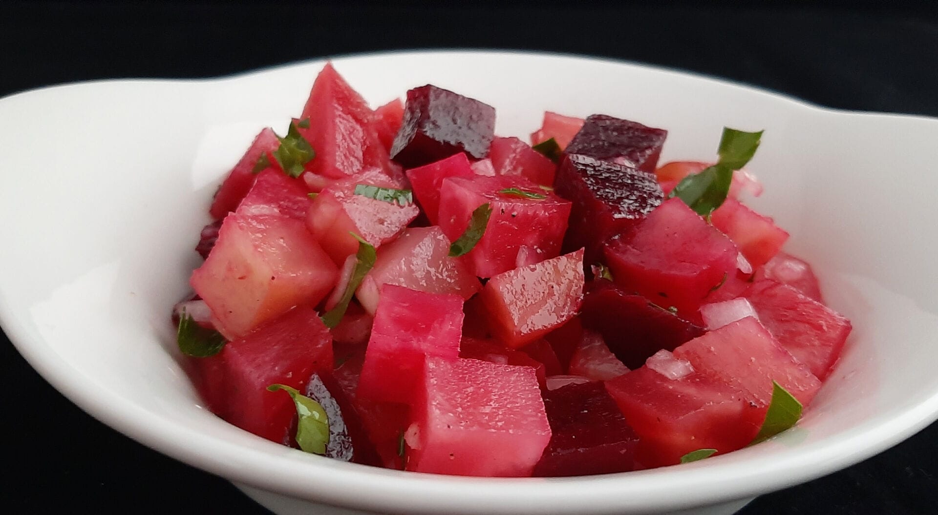 Salade de betteraves rouges. Recette estivale économique.