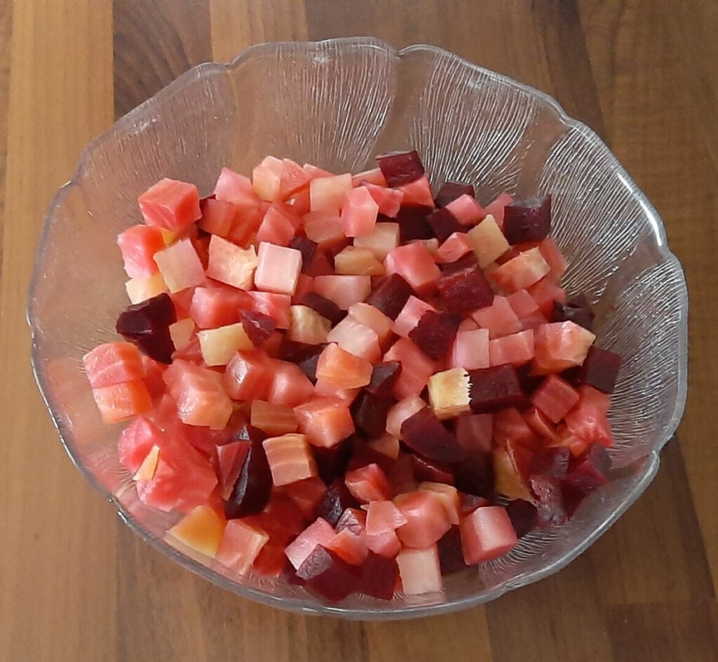 Salade de betteraves rouges. Recette estivale économique.