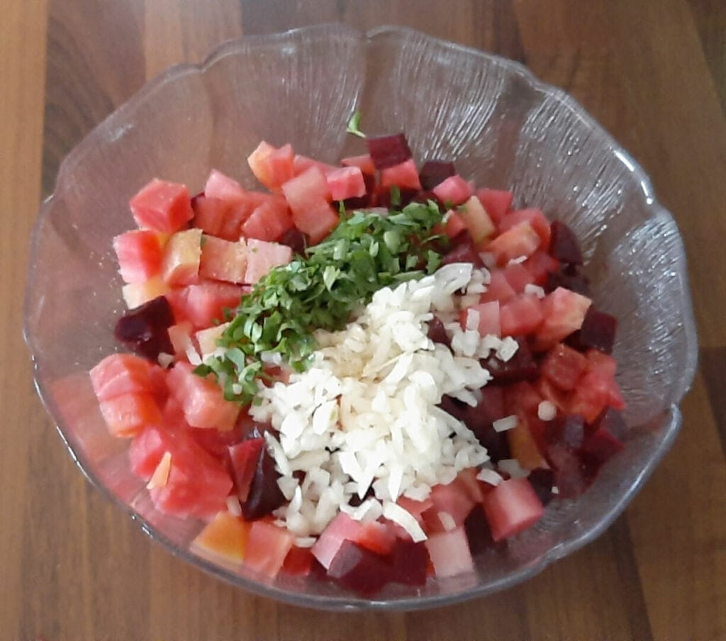 Salade de betteraves rouges. Recette estivale économique.