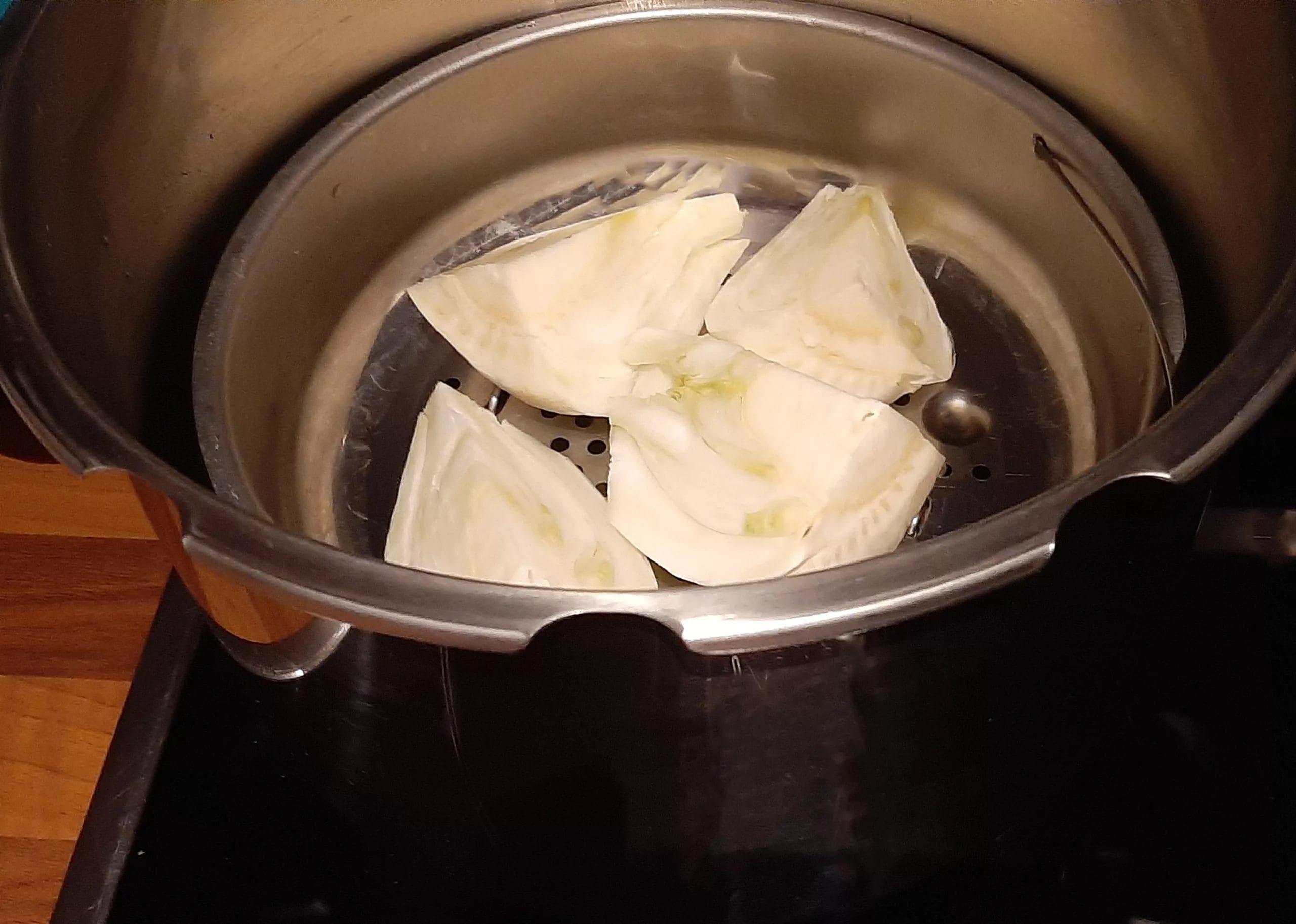 Fenouil tendre et savoureux: cuisson à la vapeur en cocotte-minute