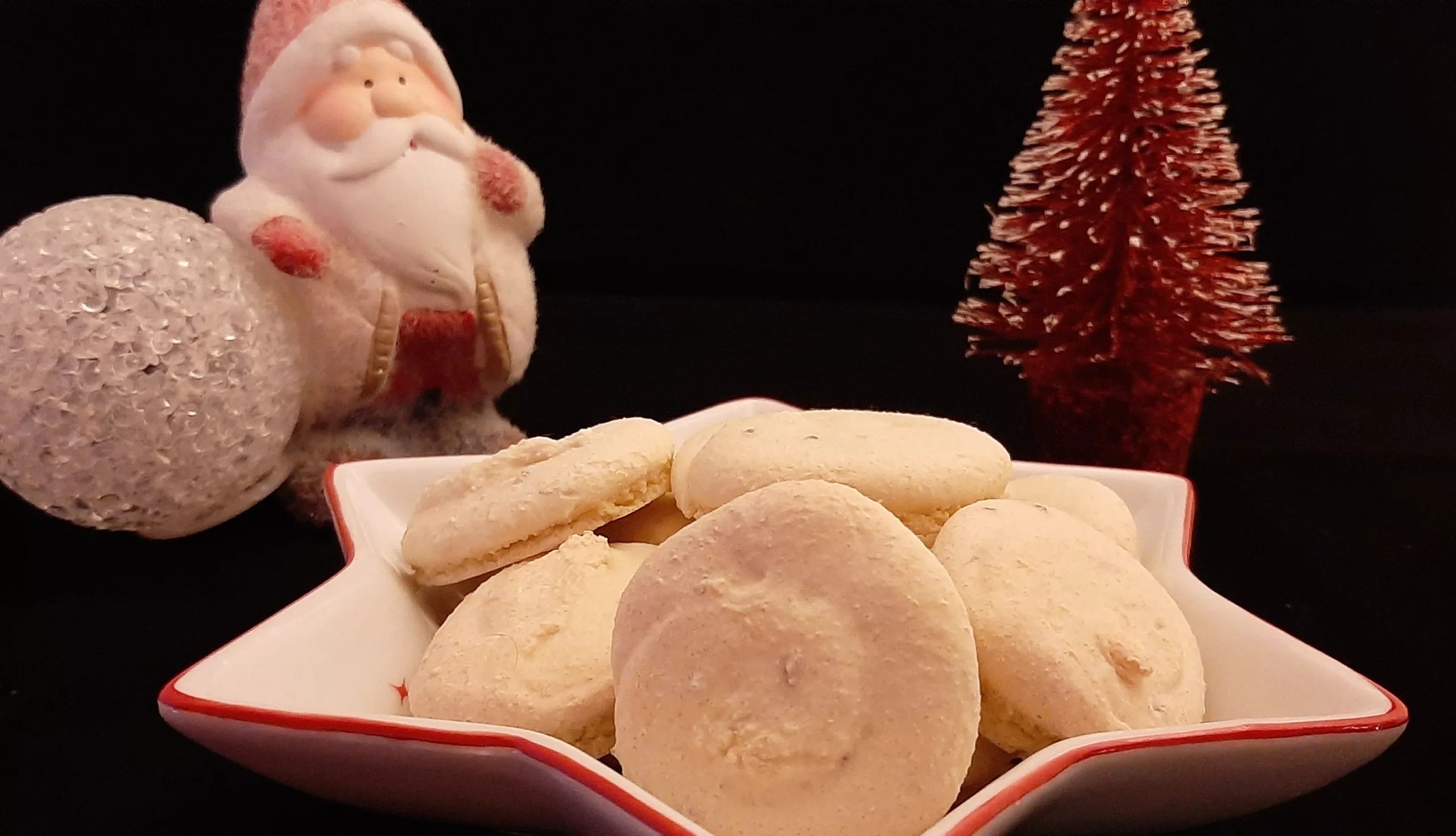 Anis bredele. Une recette alsacienne de petits biscuits pour Noël.