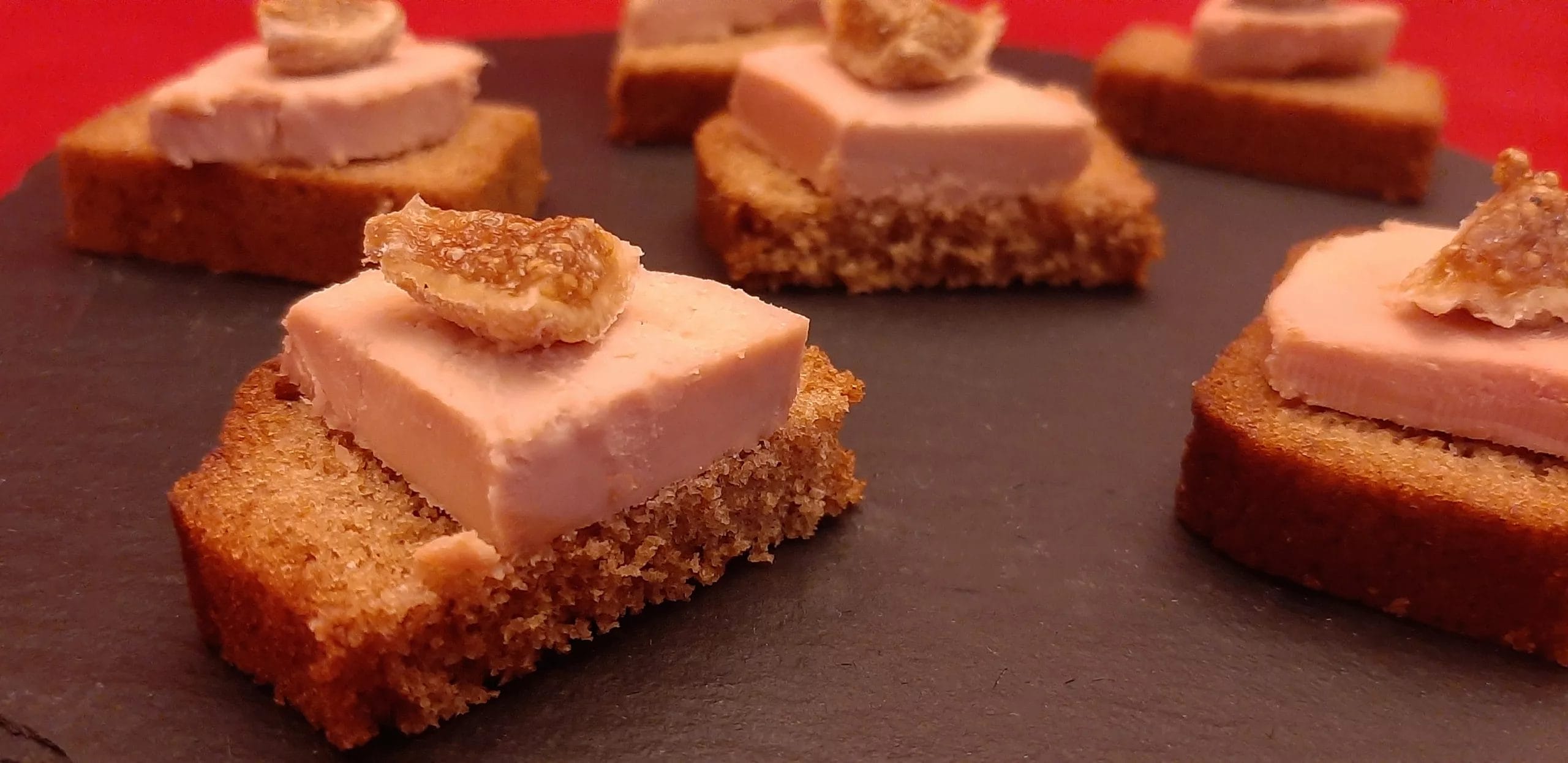 Toasts au foie gras et pain d'épices. Une recette pour l'apéritif