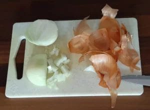 Côtes de blettes à la sauce tomate. Une recette économique