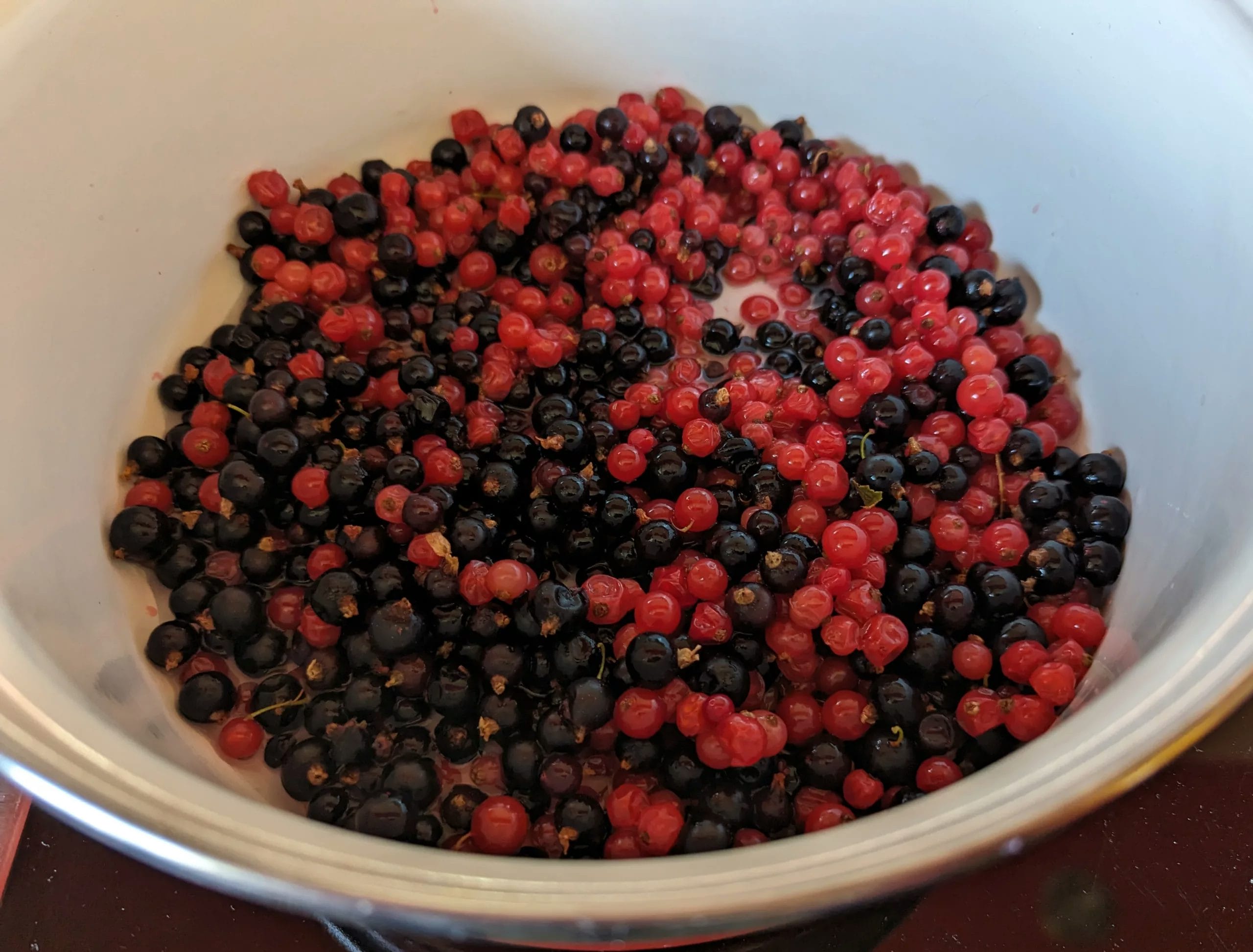 La meilleure recette de confiture mêlant groseilles et cassis