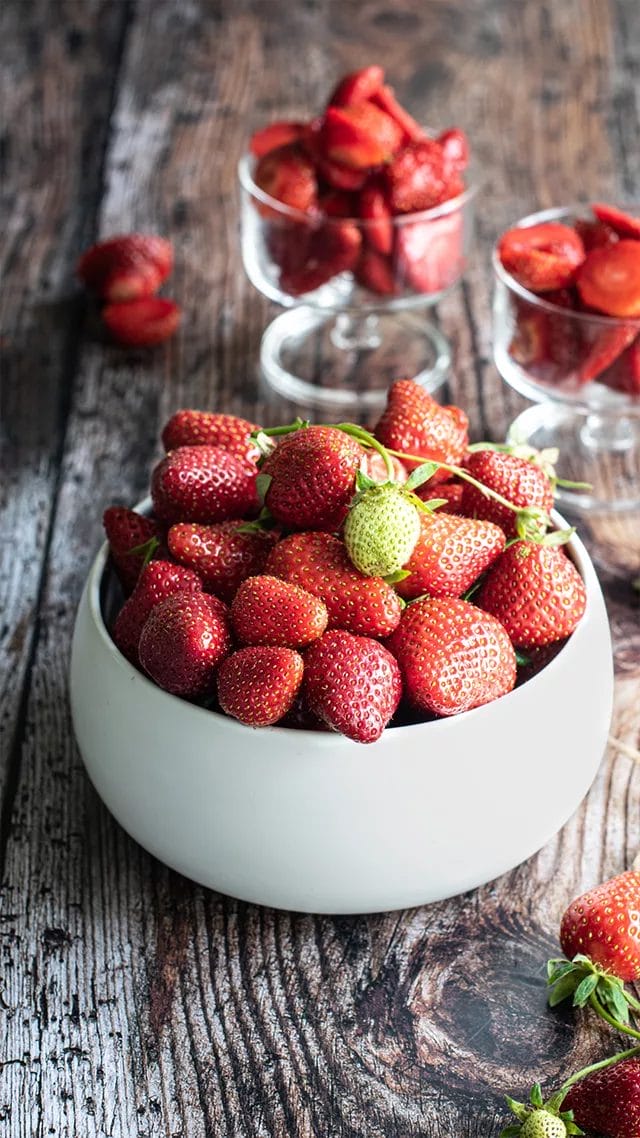 Confiture fraise rhubarbe : recette facile et délicieuse à découvrir.