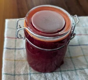 Comment préparer une délicieuse gelée de groseilles à l'ancienne?