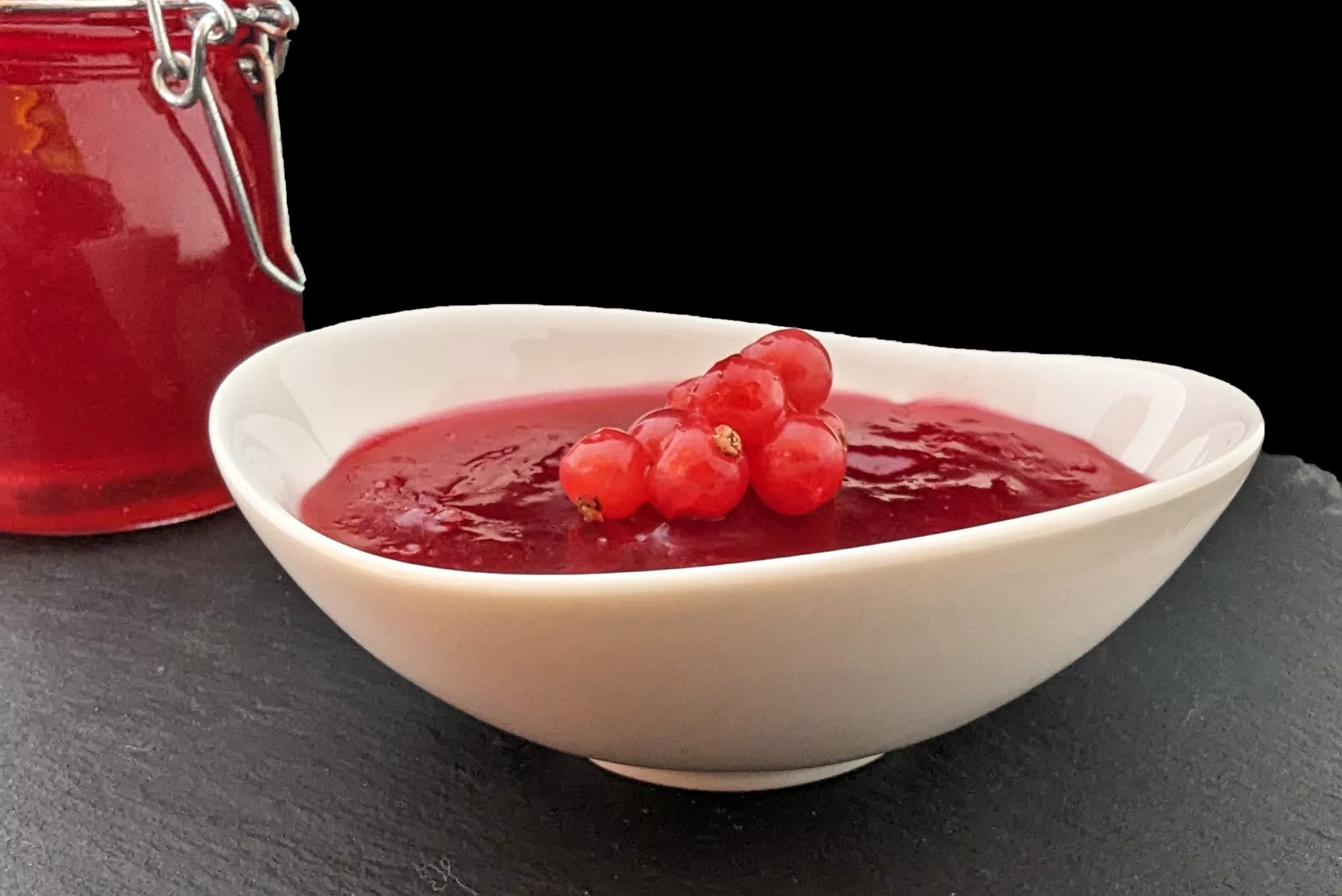 Comment préparer une délicieuse gelée de groseilles à l'ancienne?