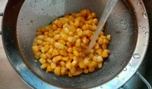 Salade de perles de blé et maïs : une recette facile et savoureuse